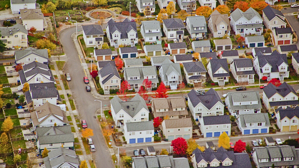 How to Price Your Home Right by Using House Comps